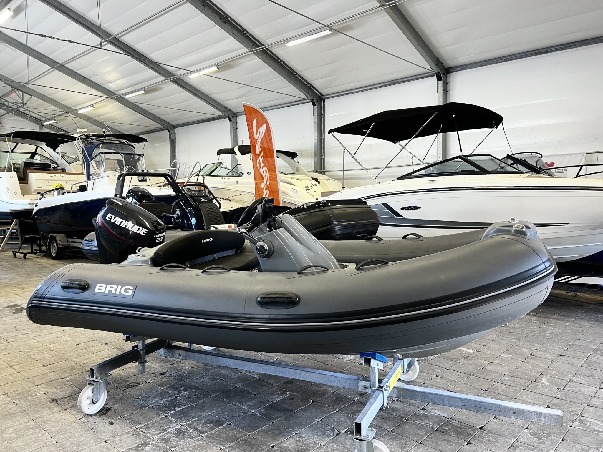 Brig Eagle 340 | Marine Concept