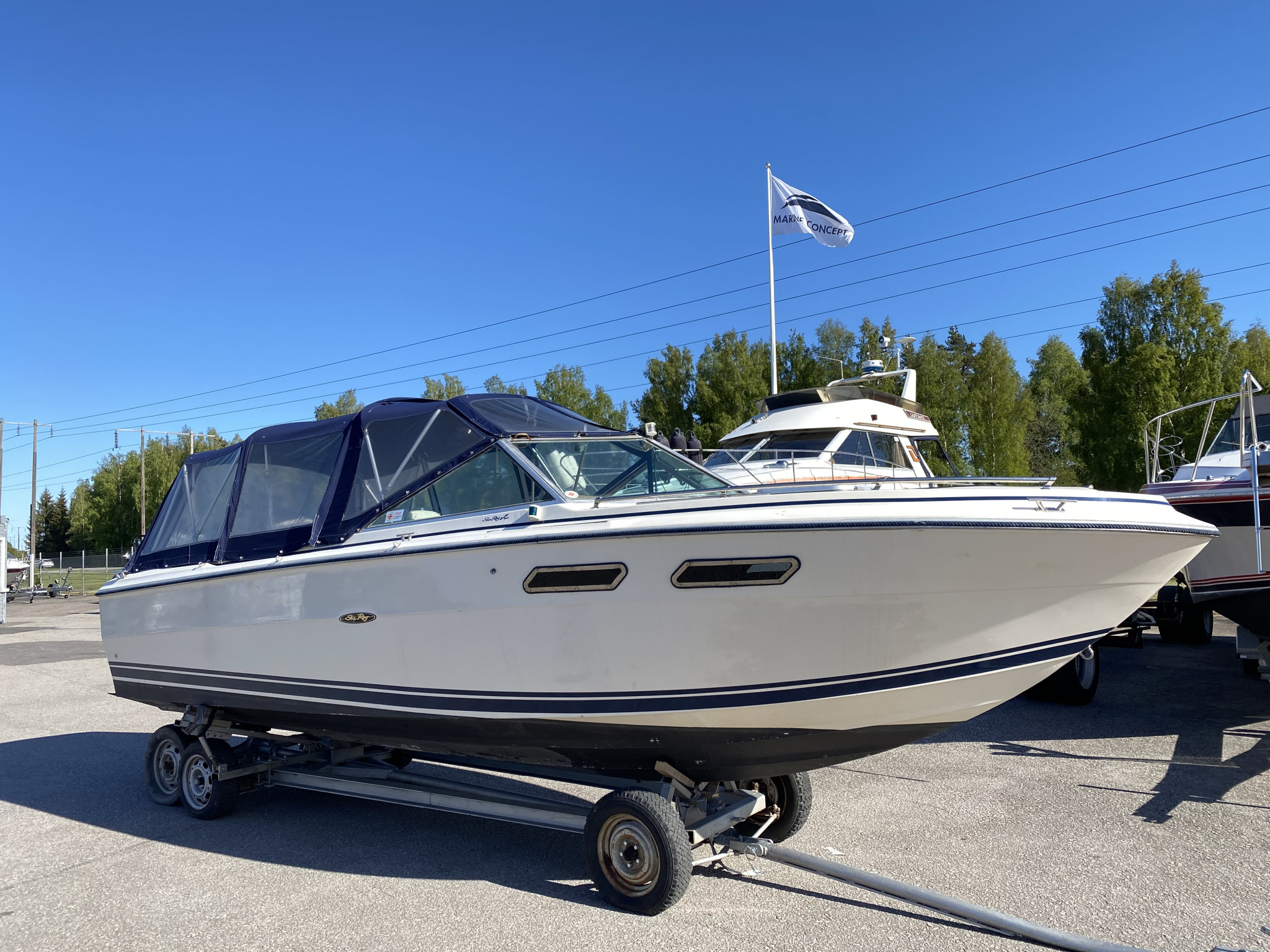 Sea Ray 240 CC | Marine Concept